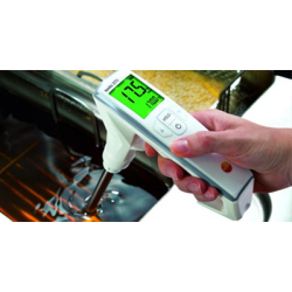 Приборы для измерений pH и TPM в фирменном магазине Testo